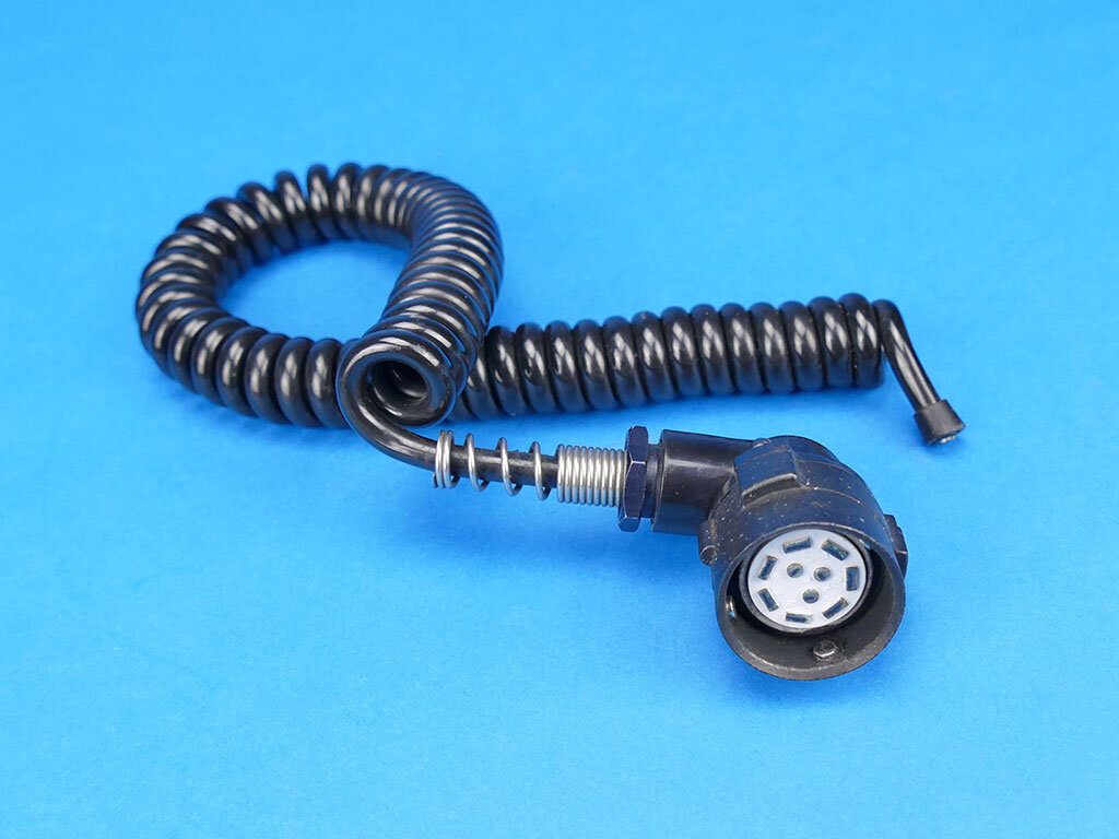 BOS-Winkelstecker mit Spiralkabel, 19,94